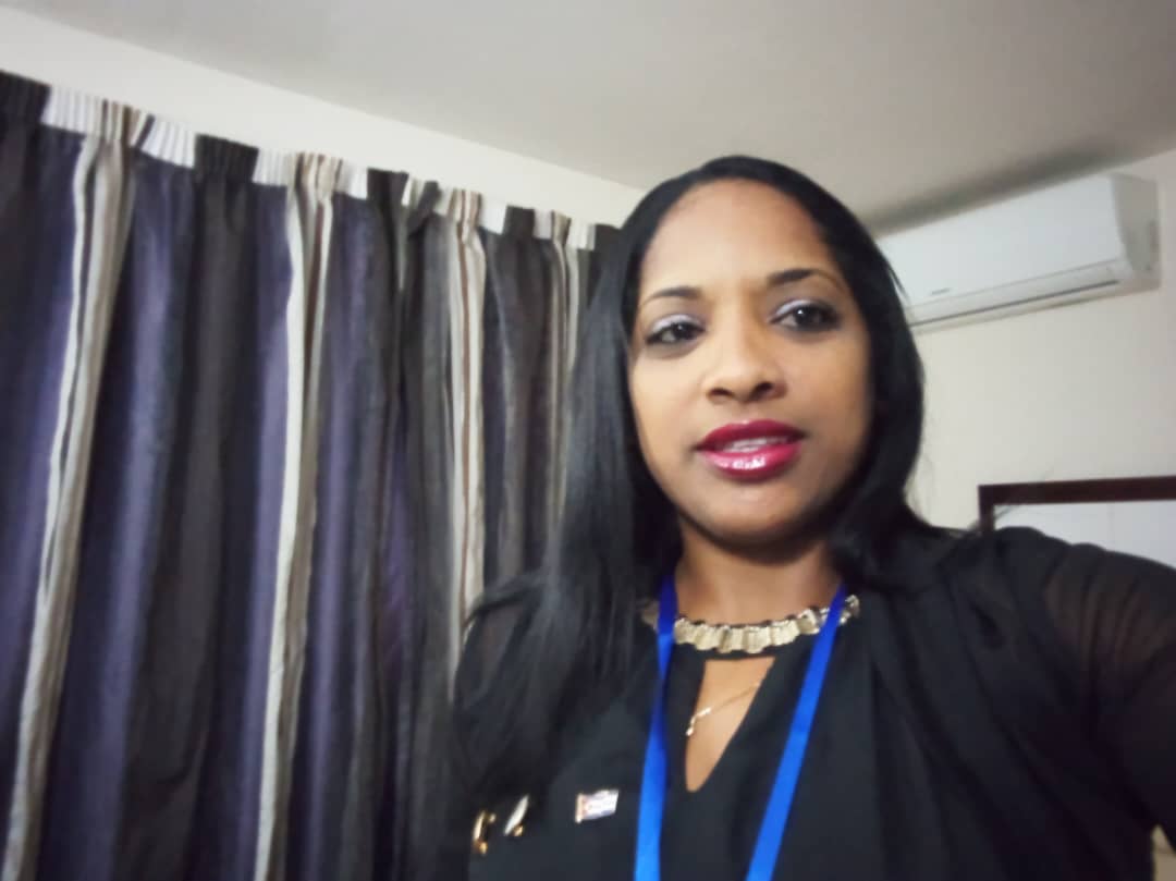 Alisbeth, trabajadora social y médico del alma - Periódico Girón